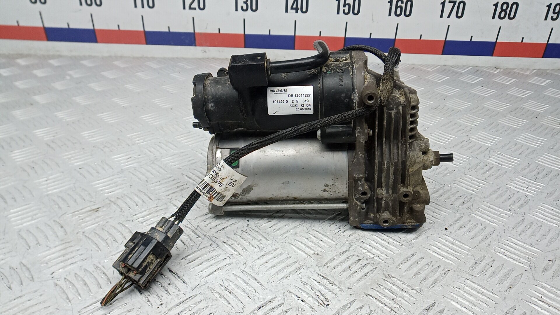 Компрессор пневмоподвески LAND ROVER DISCOVERY 3, Номер 101499025319