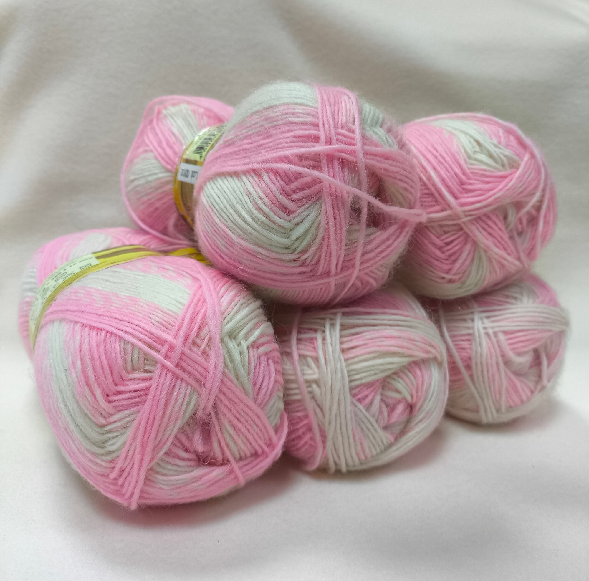 Пряжа гамма Аделия Белла, меланжевая, для ручного вязания, тонкая, 67%шерсть, 33%полиэстер, 266 м, 5 штук