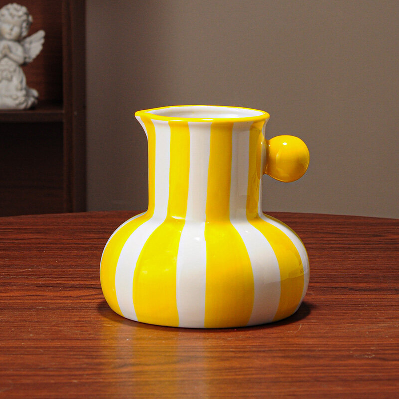 Красивая керамическая ваза с круглой ручкой, 13,5 см, 1 шт.