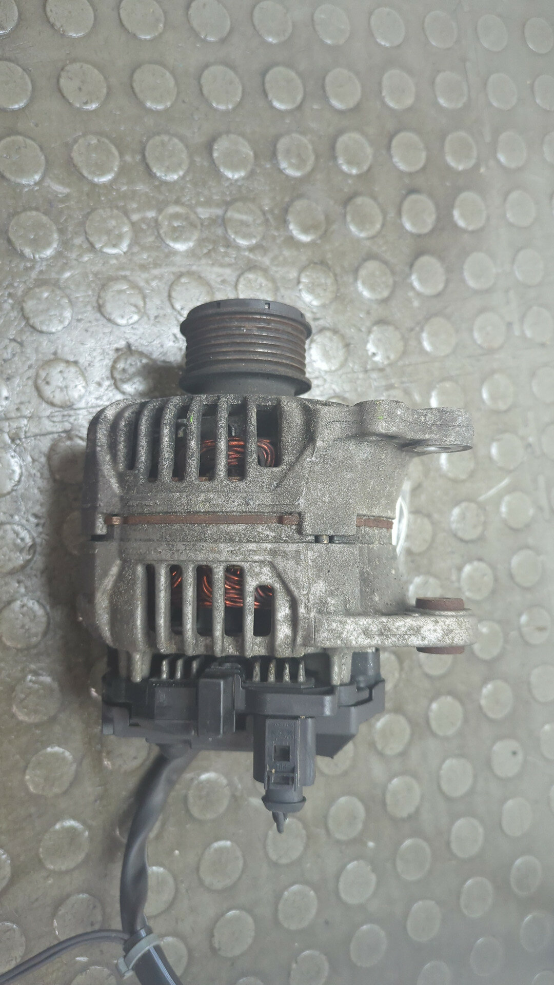 Генератор Skoda Octavia Tour Б/У