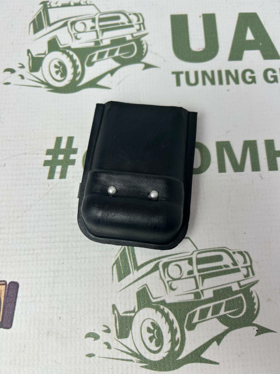 Крышка лючка бачка ГЦС (на панели приборов) УАЗ 452 Буханка, 3303