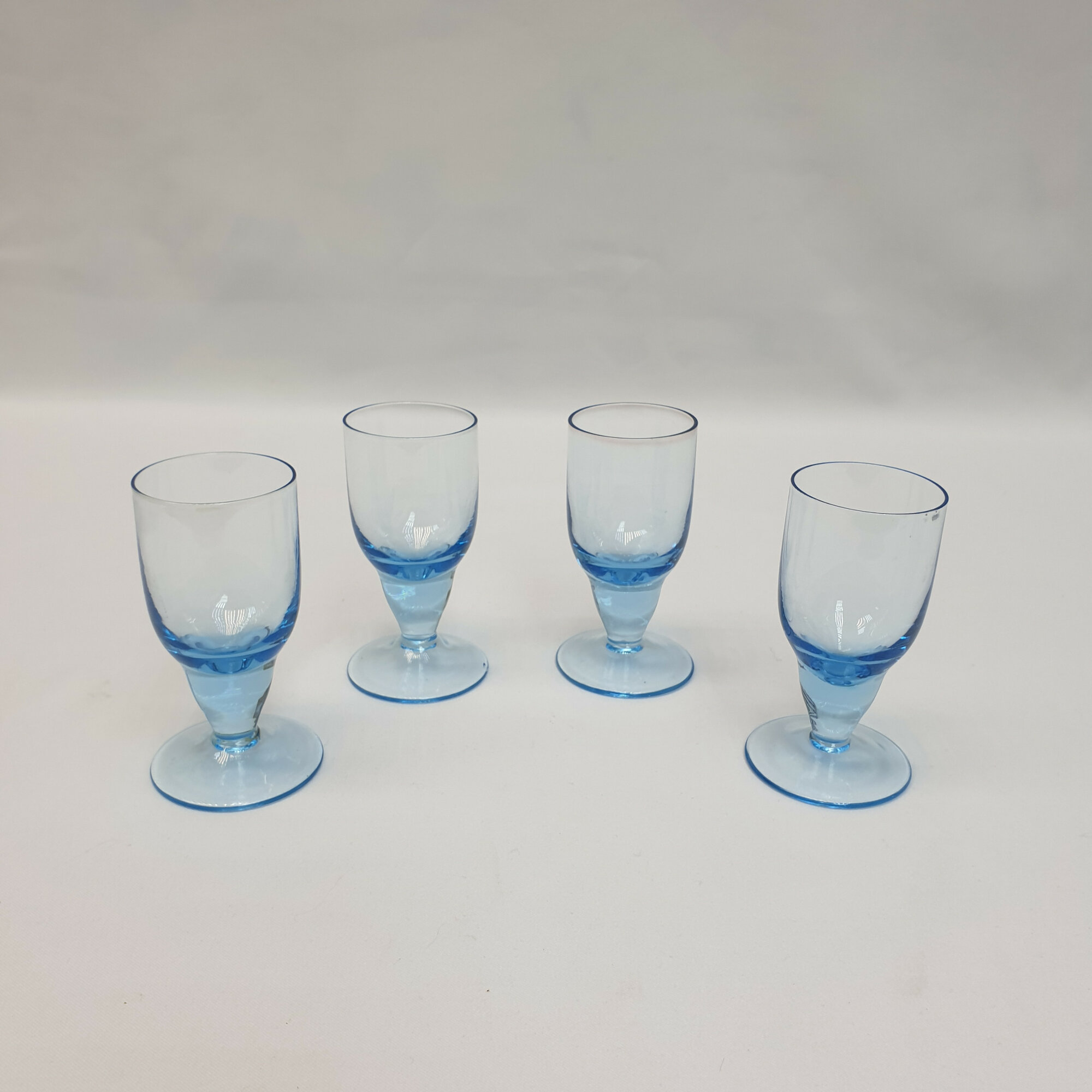 Набор рюмок 4 шт 9 см, купоросное стекло, 50 мл. Винтаж, СССР.