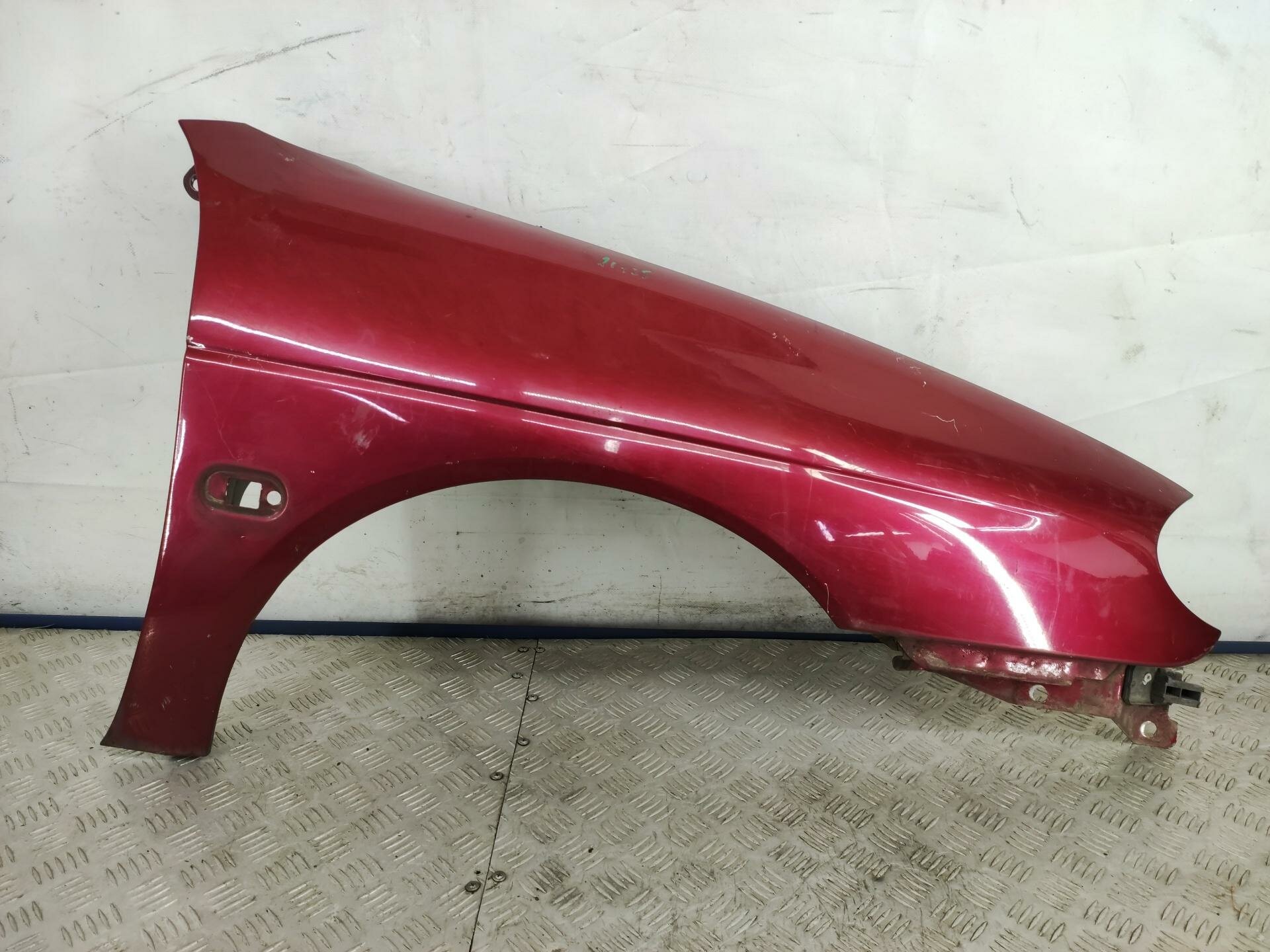 Крыло переднее правое Renault Megane рест. (1999 - 2003)