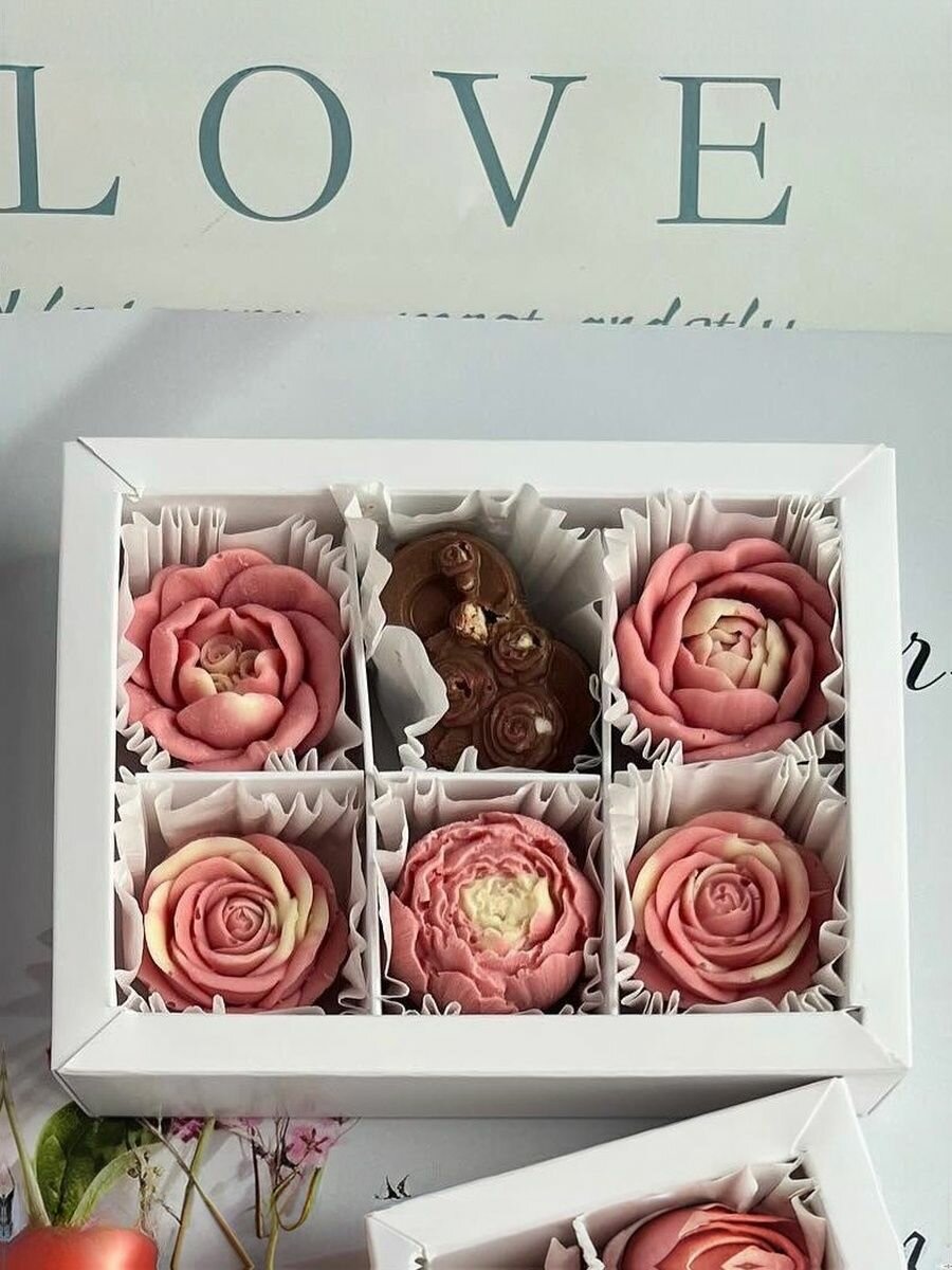 Цветы на 8 марта ТД НебыковА Шоколадные набор сладостей в коробке, ассорти