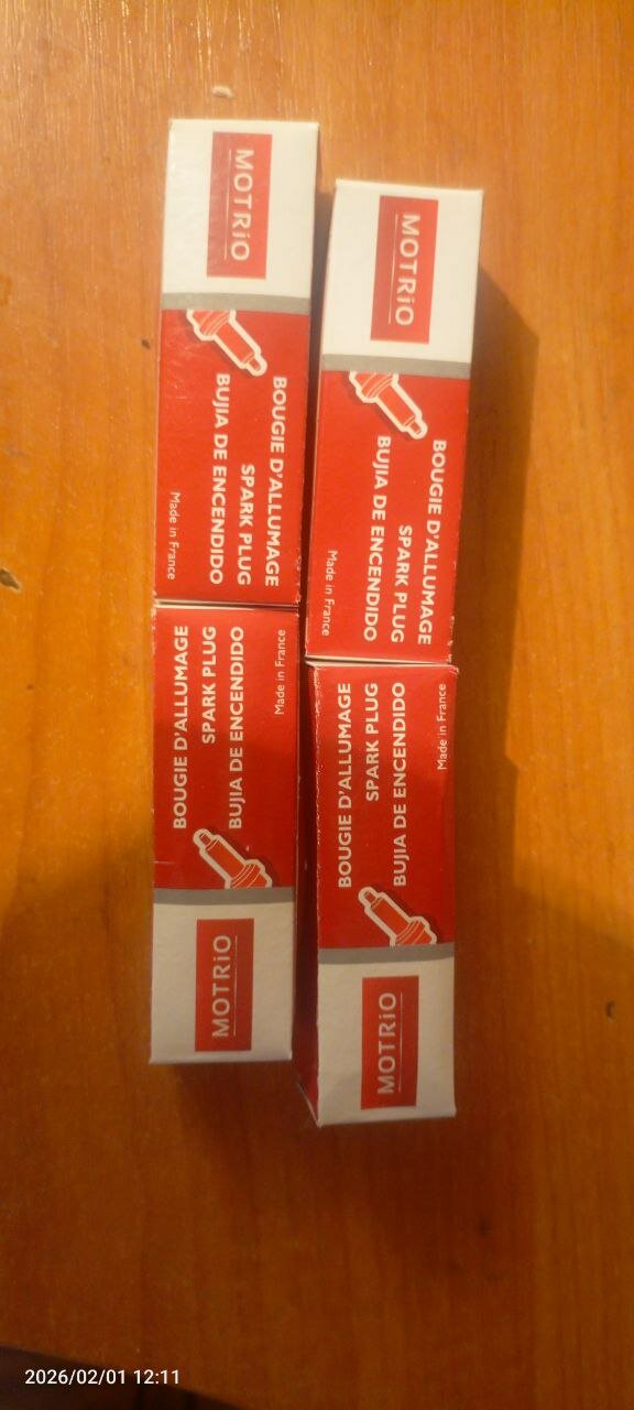 Свеча зажигания (X4) двухконтактная, 8671004070 Renault 8671 004 070