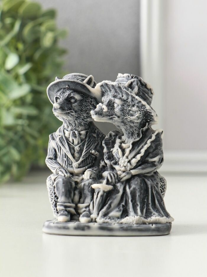 Фигурка Лисы - Пара на диване , 8.3 см