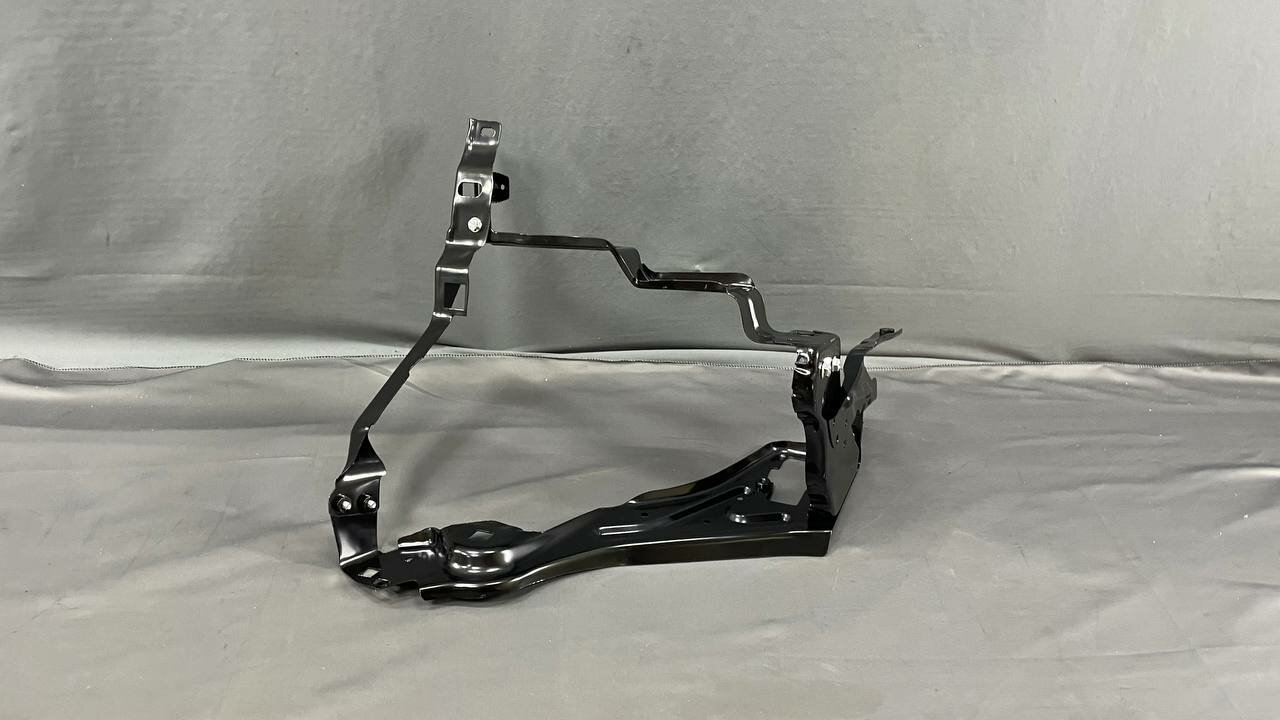 Кронштейн фары Mersedes W204 A2046200291