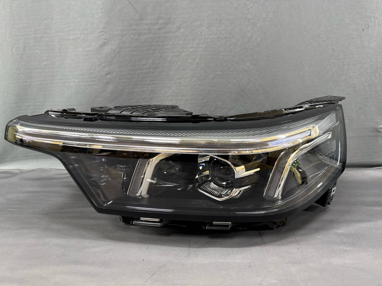 Фара левая Hunter Plus P201F2805010101