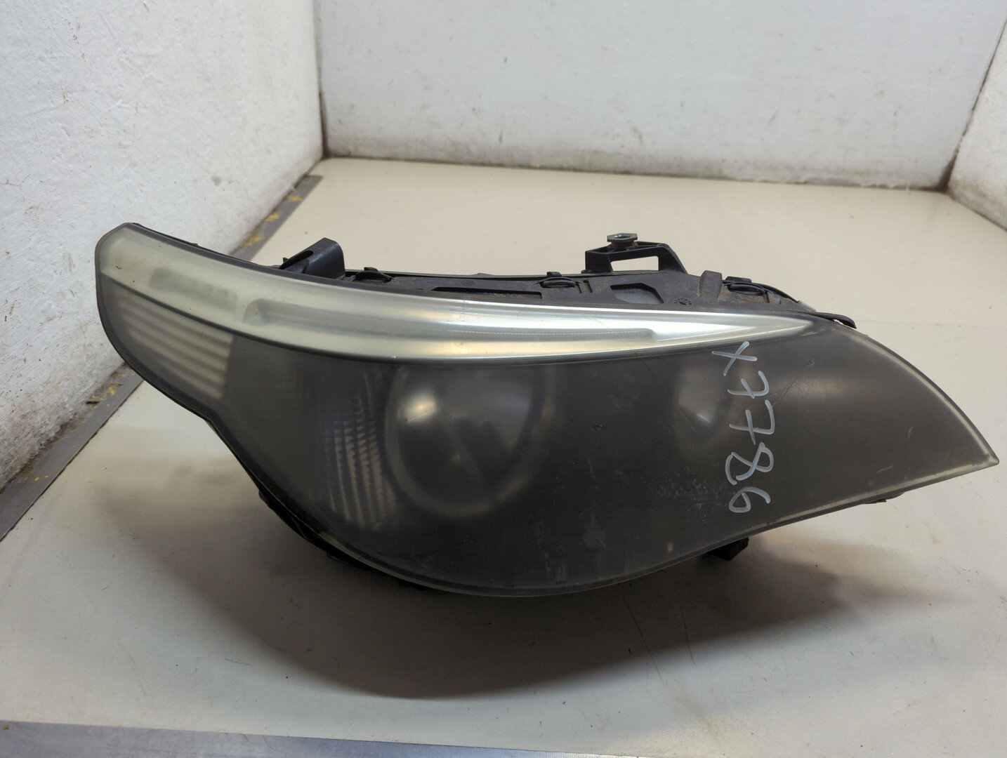 Фара (передняя) правая BMW 5 E60 Б/У