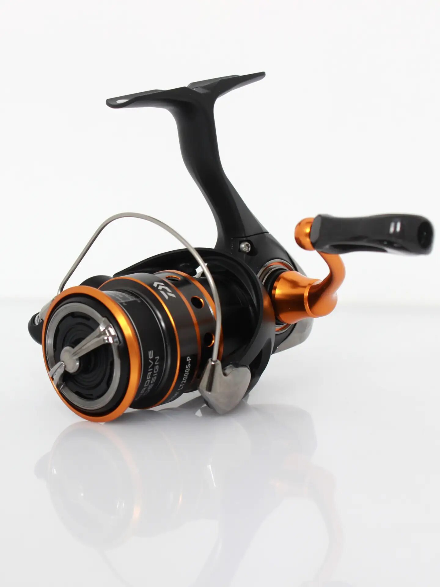 Катушка безынерционная Daiwa "Iprimi LT" 1000 SP (2024 года) вес 170гр, 4.8:1 мелкая шпуля