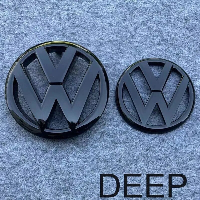 Чёрный Volkswagen Golf 6 Передний и задний значок