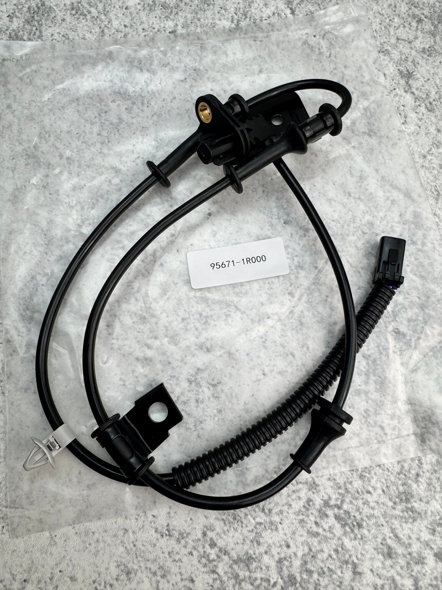 Датчик ABS 956711r000 передний правый для Hyundai Solaris 2011-2016, Kia Rio 2011-2017