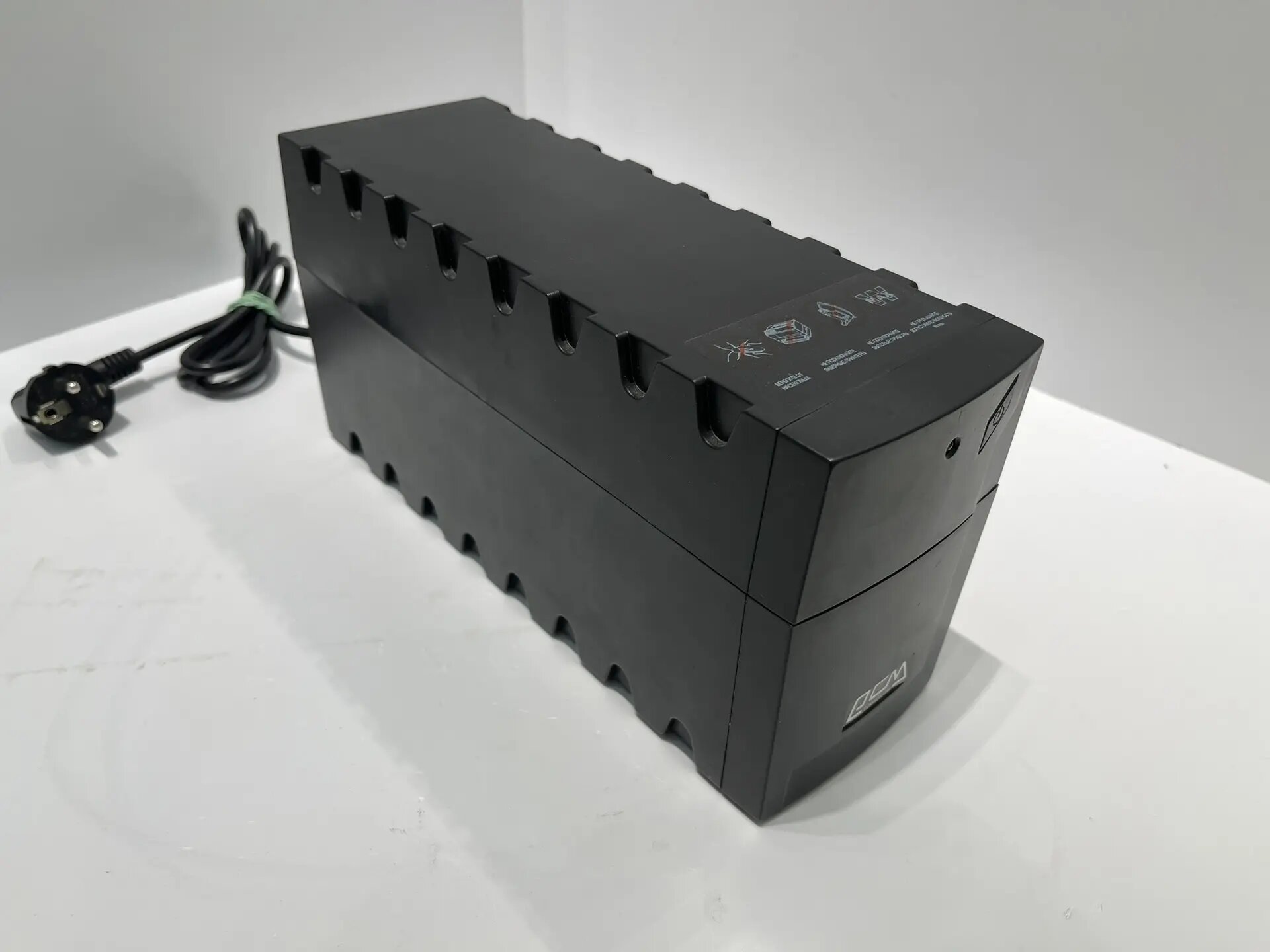 ИБП Powercom Raptor RPT-600A, 600 VA, 360 W, Line-interactive — фото 1