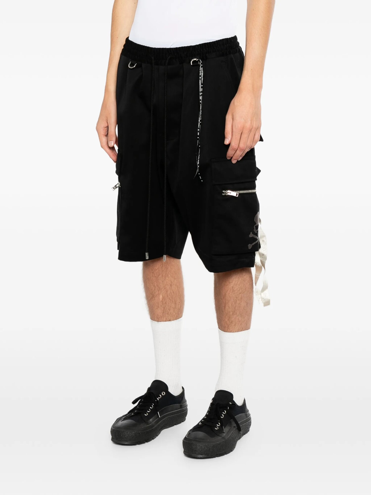 Шорты MASTERMIND Logo-embroidered cargo shorts, размер 52 — фото 1