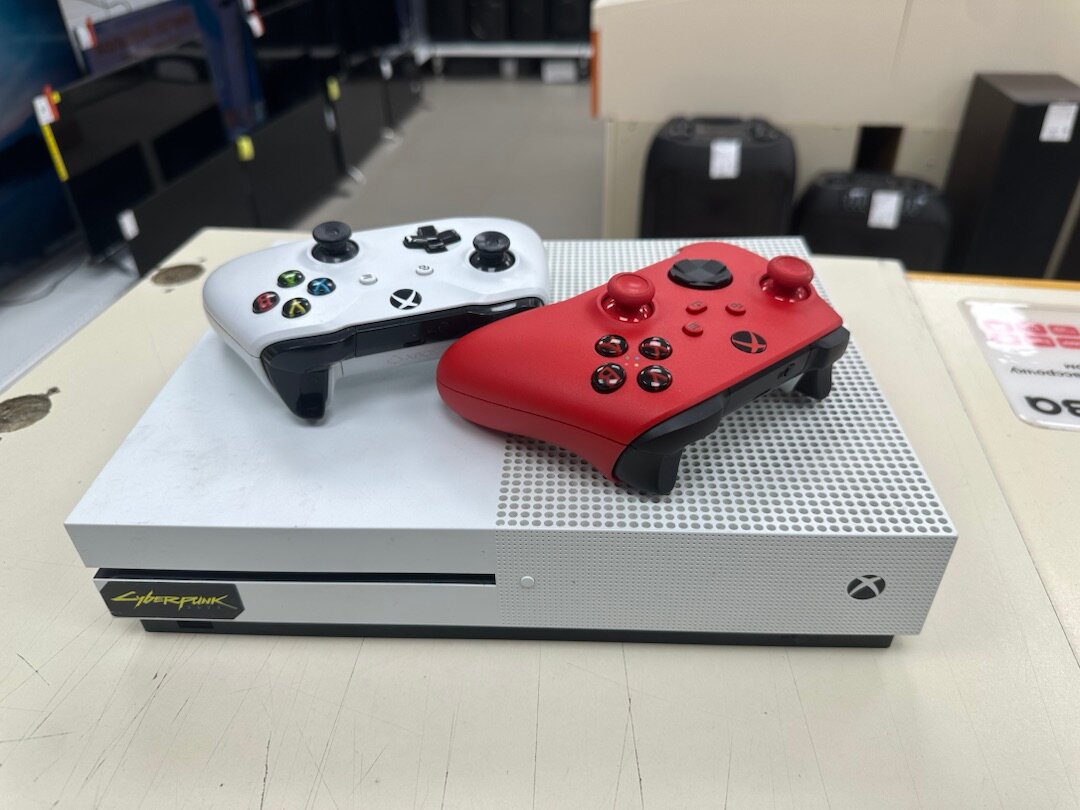 Игровая приставка Microsoft Xbox One S, Blu-ray, 500GB, белый + геймпад, Б/У, Уценка
