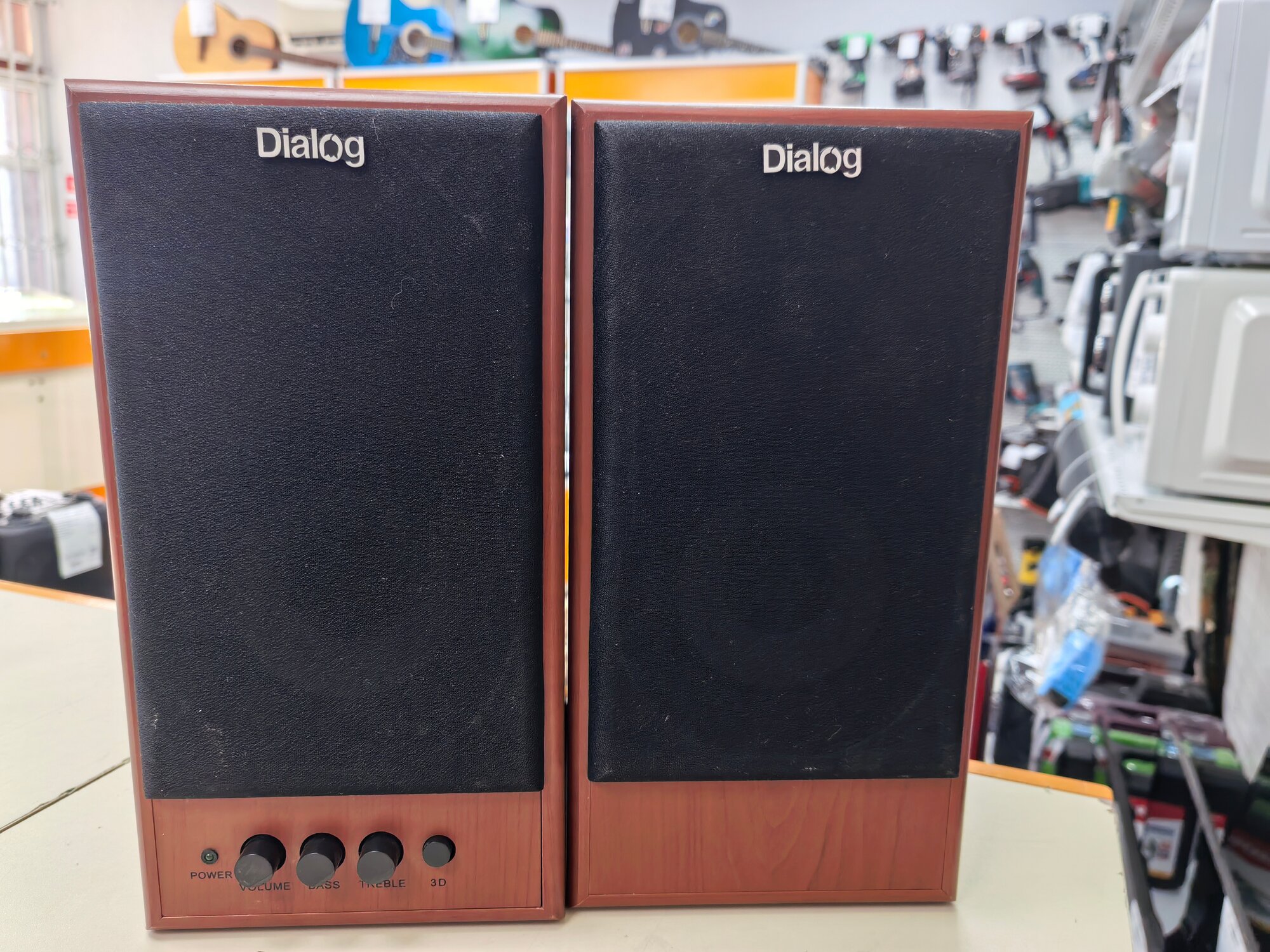 Колонки Dialog W-204 (2x20W, дерево), музыка, б/у, уценка.