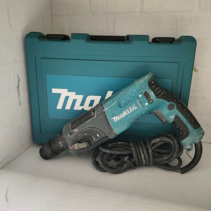 Перфоратор Makita HR 2470