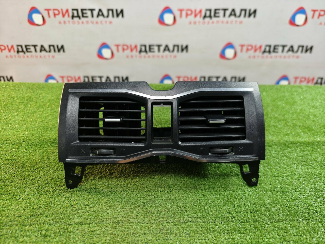 Дефлектор воздушный Лада Гранта 1.6 11186 2021 (б/у)
