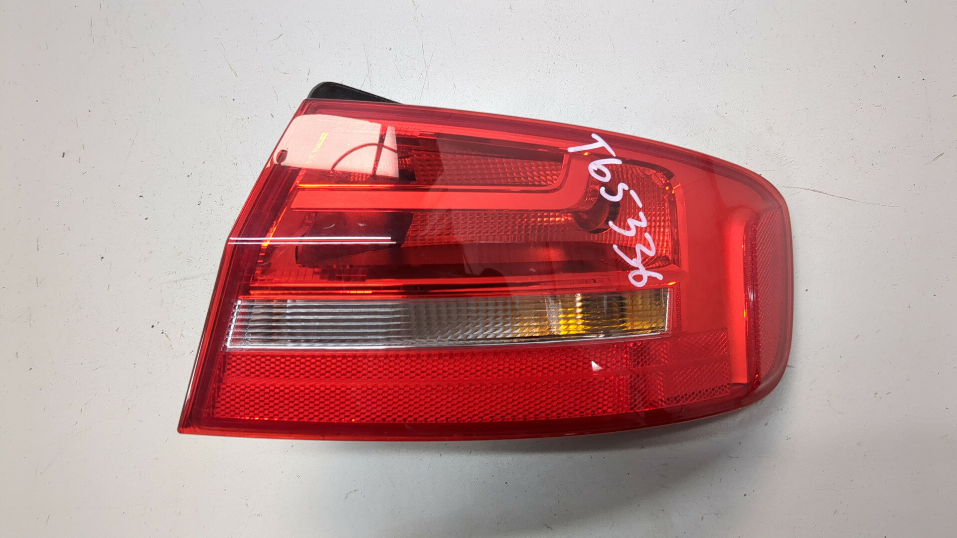 Фонарь (задний) правый Audi A4 (B8) Б/У