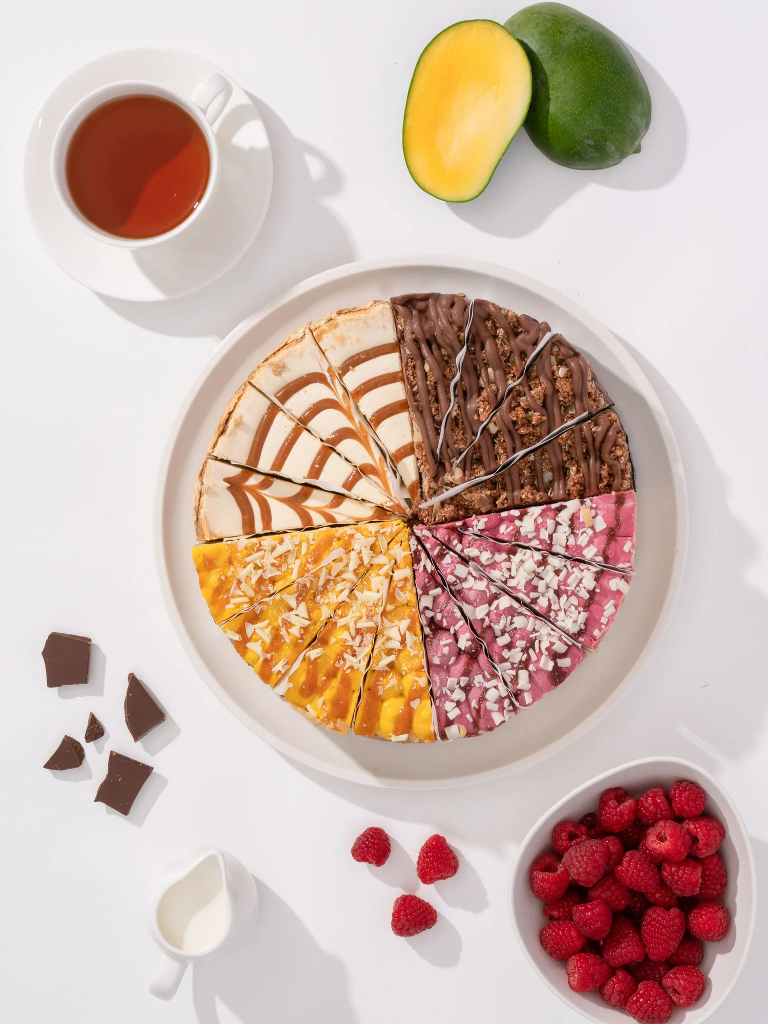 Ассорти чизкейков Dessert Fantasy, 4 вкуса: кокосовый, манго-маракуйя, малиновый взрыв, карамельный, 16 порций, 2,28 кг