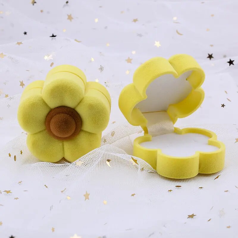 Бархатная шкатулка для украшений SMI Fine Светло-желтый, 15