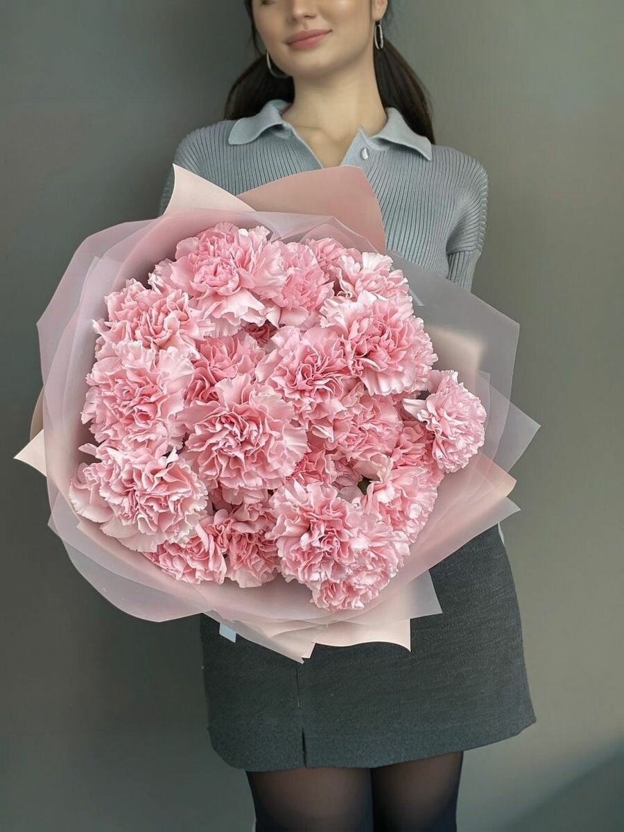 Стойкий букет из розовых диантусов