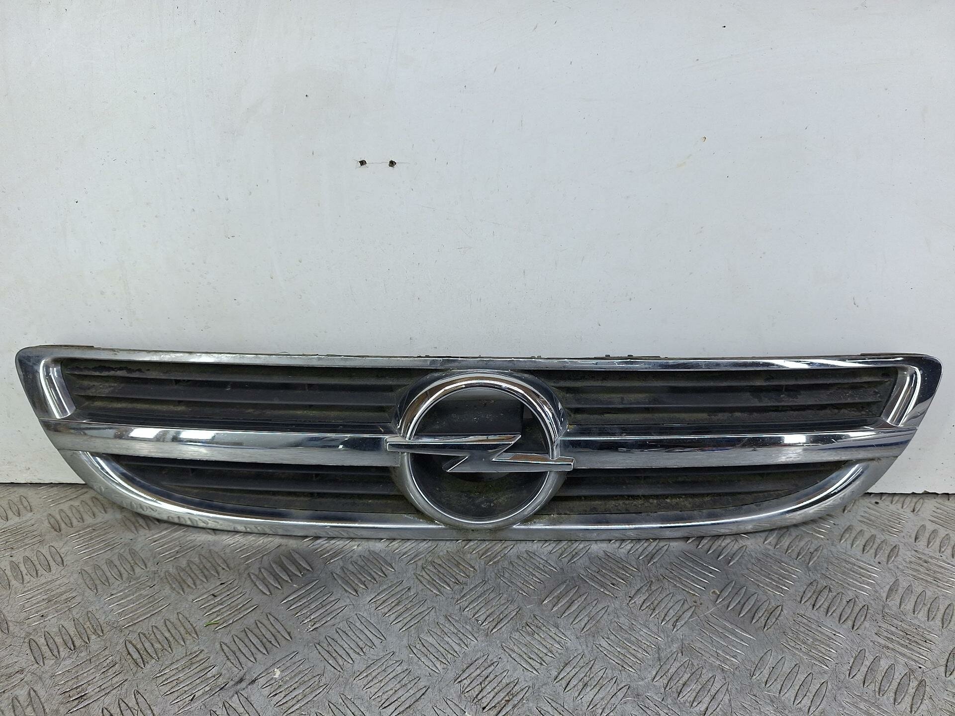 Решетка радиатора Opel Zafira A рест. 2005 24453538