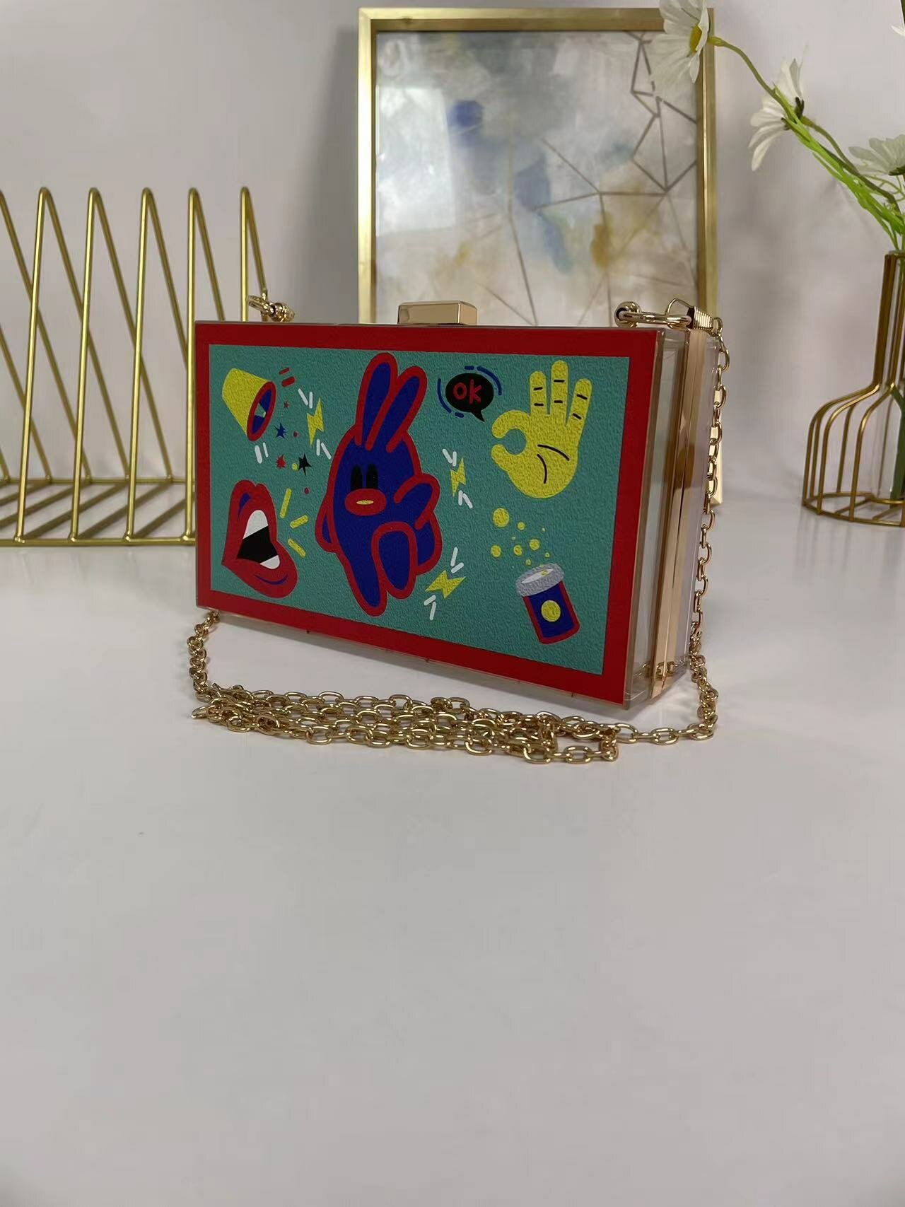 Горячая распродажаХит продаж за рубежом: акриловая женская сумка, маленькая квадратная сумка, летняя прозрачная сумка-коробочка ярких цветов, вечерняя сумка, сумка с цепочкой от производителя.