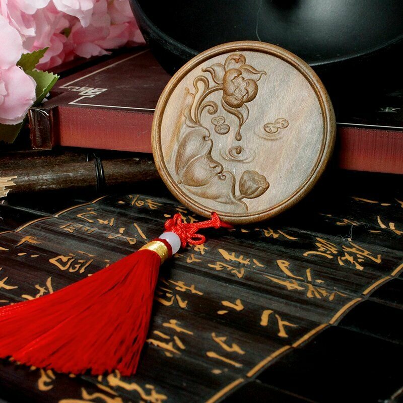 Подарок в китайском стиле: портативное зеркало для макияжа из зеленого сандалового дерева, антикварное резное круглое зеркало из массива дерева для иностранцев.