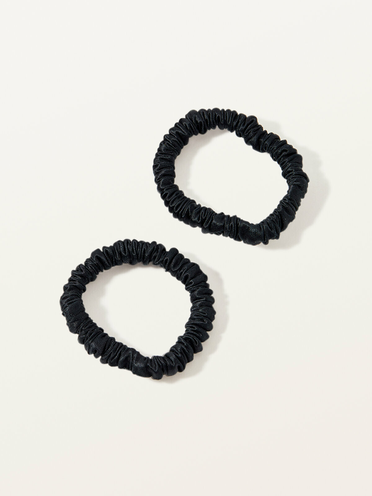 Шелковые резинки для волос Ayris Silk, элитный 100% натуральный шелк, цвет глубокий чёрный (Узкие, 2 шт)