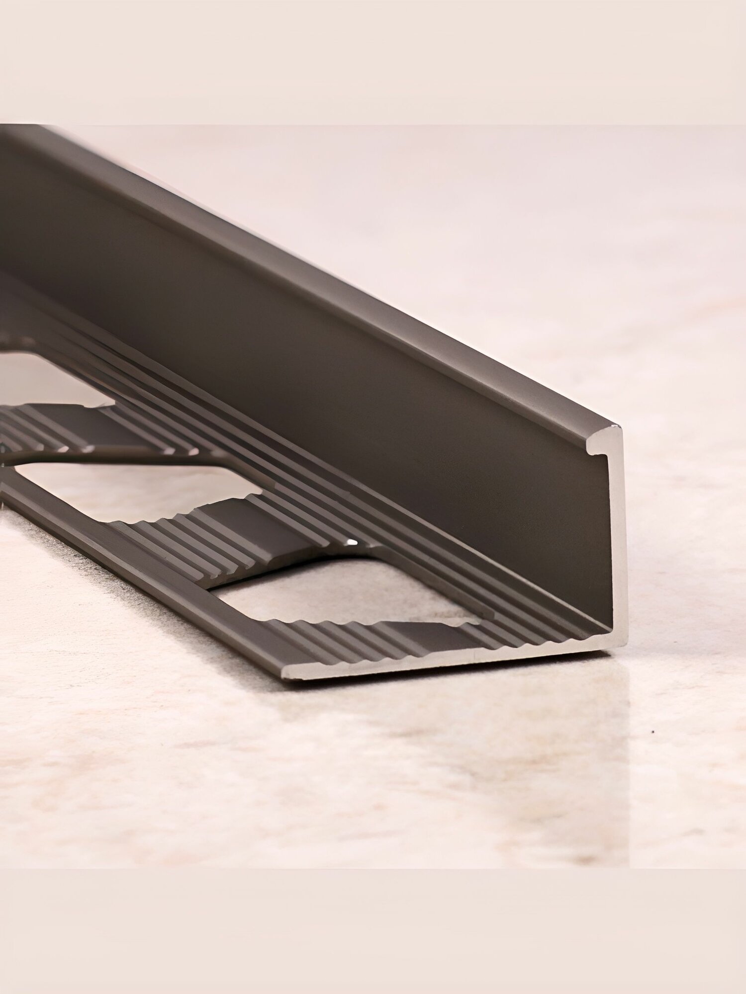 Профиль для плитки L-образный Алюминиевый, наружный уголок 2700мм