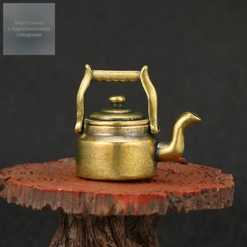 Медный чайник, декоративное изделие