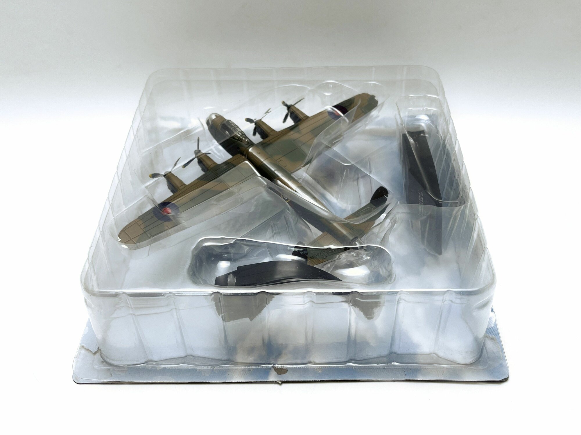 Hachette 1/144 Lancaster Mk III Вторая мировая война Модель бомбардировщика из литого металла