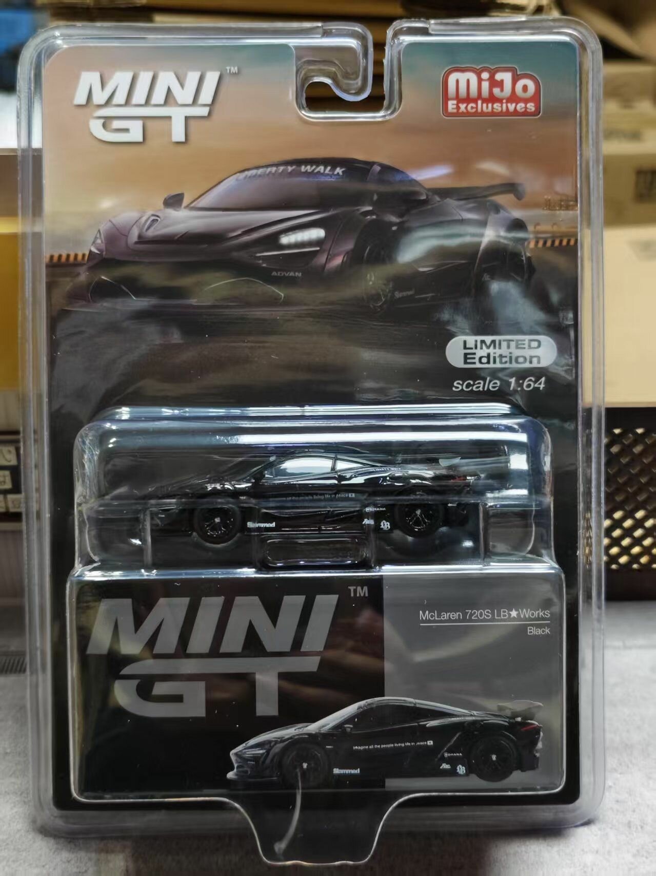 MINI GT x Majorette, литая коллекционная машинка 1:64(777-McLaren 720S Black)