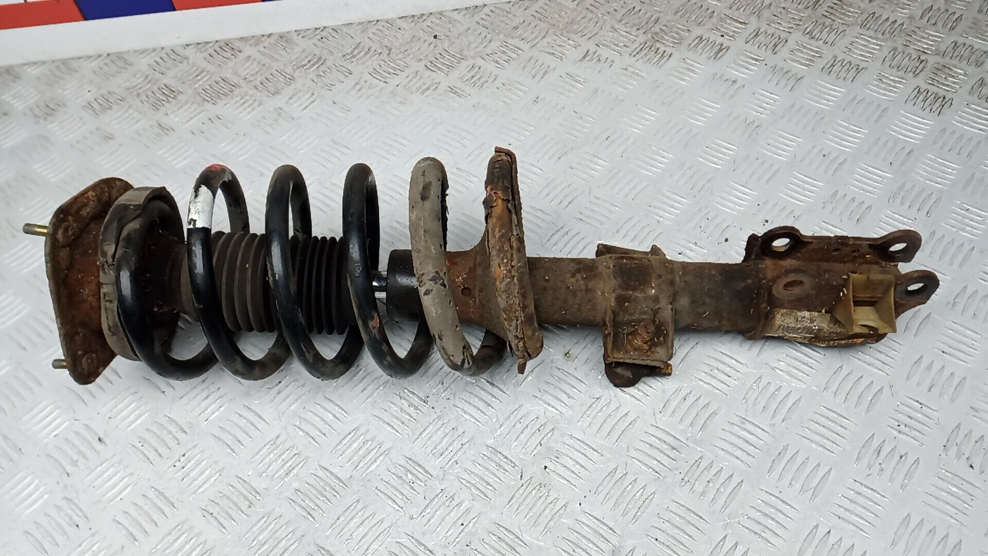 Стойка передняя правая VOLVO XC90 1