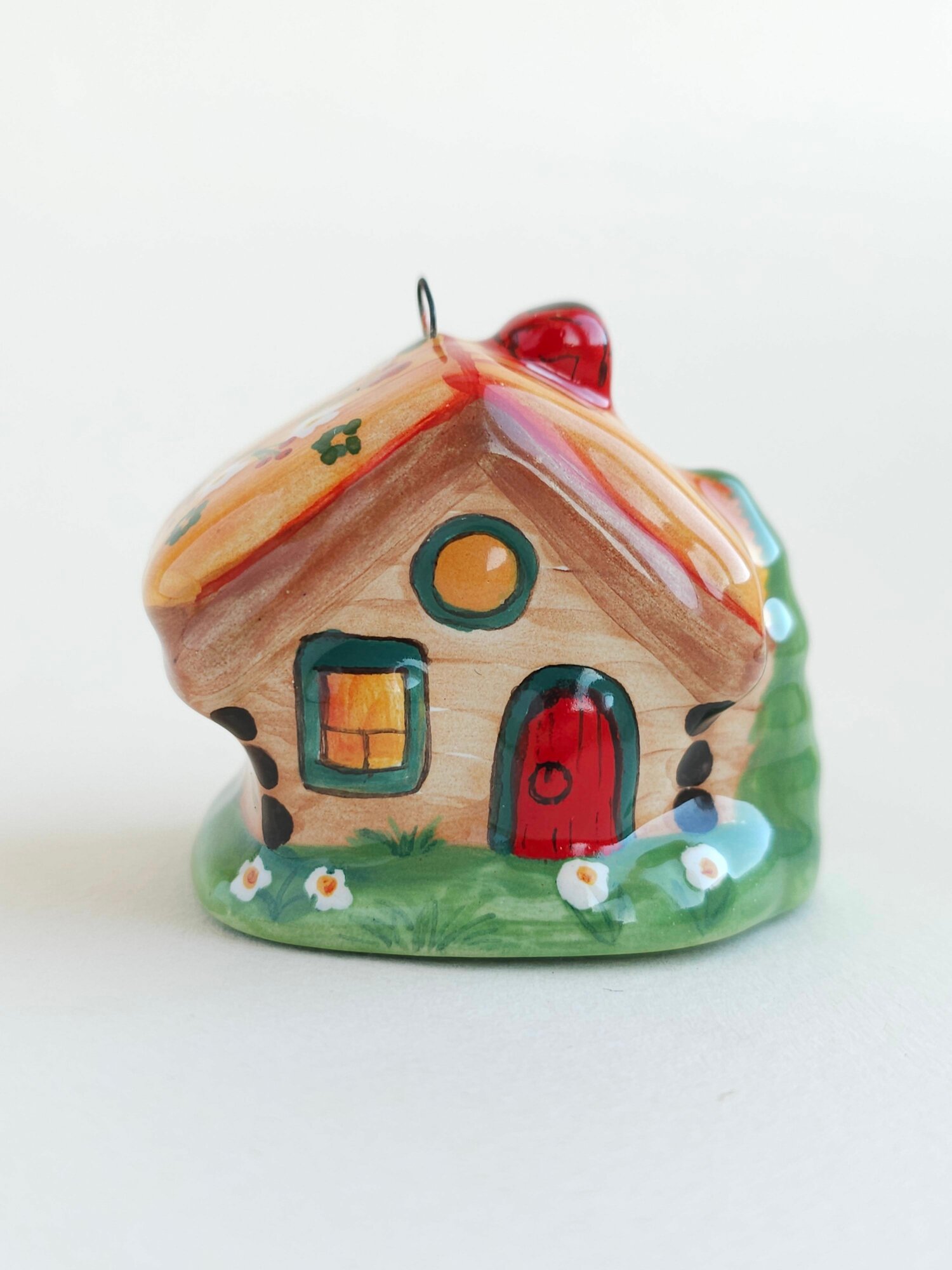 Ёлочная игрушка "Избушка (лето)". Ярославская майолика. Керамика ручной работы. Сделано в России.