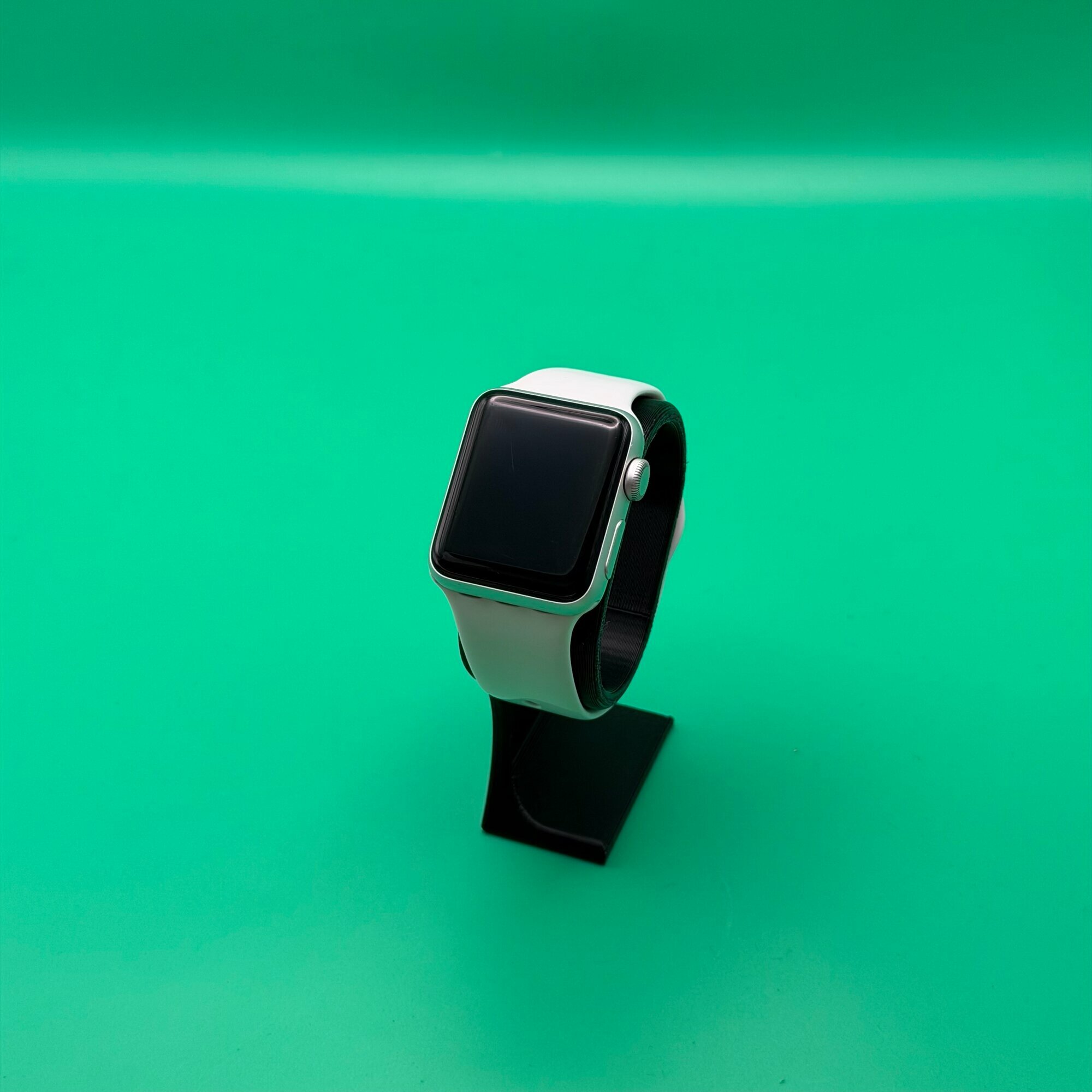 Умные часы Apple Watch Series 3 38 мм Aluminium Case GPS, серебристый/белый