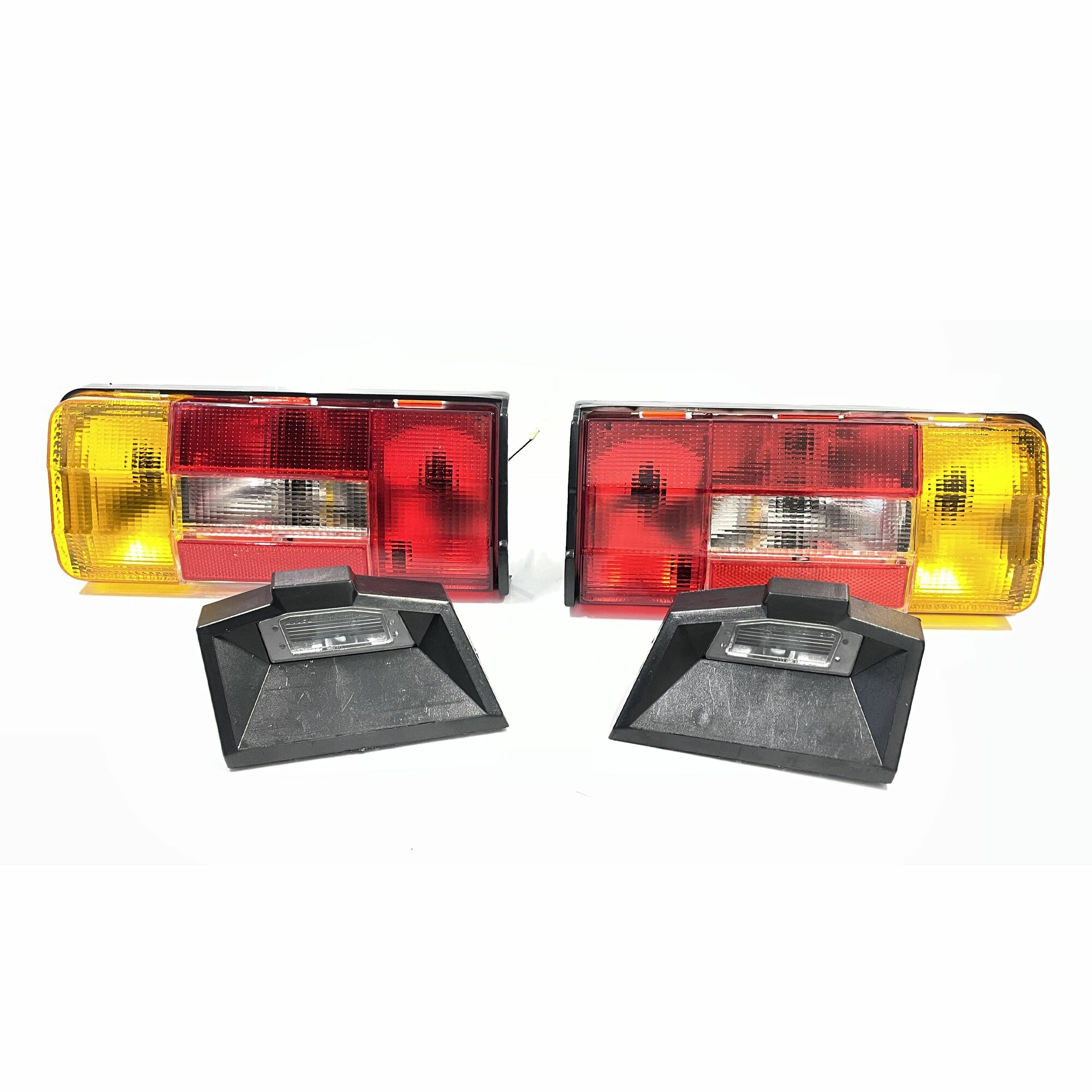 Задние фонари с подсветкой номера совместимы с ВАЗ 2106 Нива 2121 / Задние фары комплект