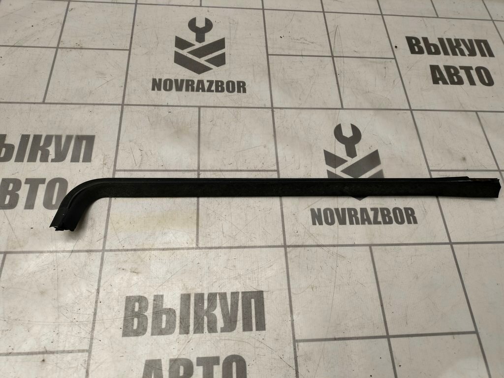 Уплотнитель стекла двери VW Golf 2 Jetta 2 83-92