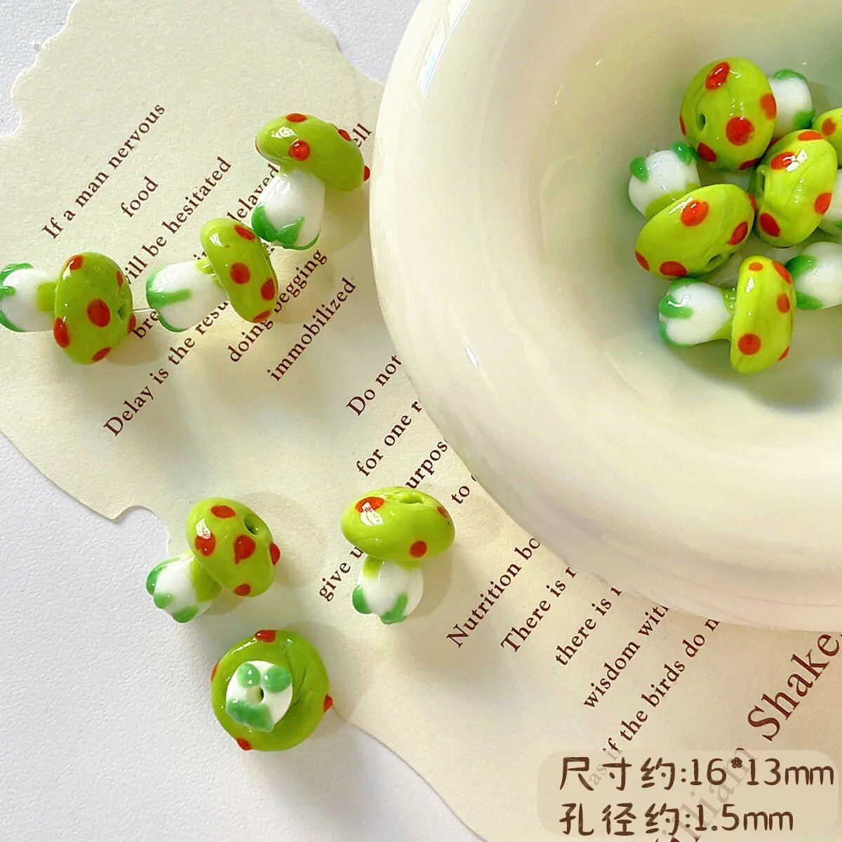 Милые стеклянные бусины в форме гриба Millefiori 5 шт. Зеленый, 2