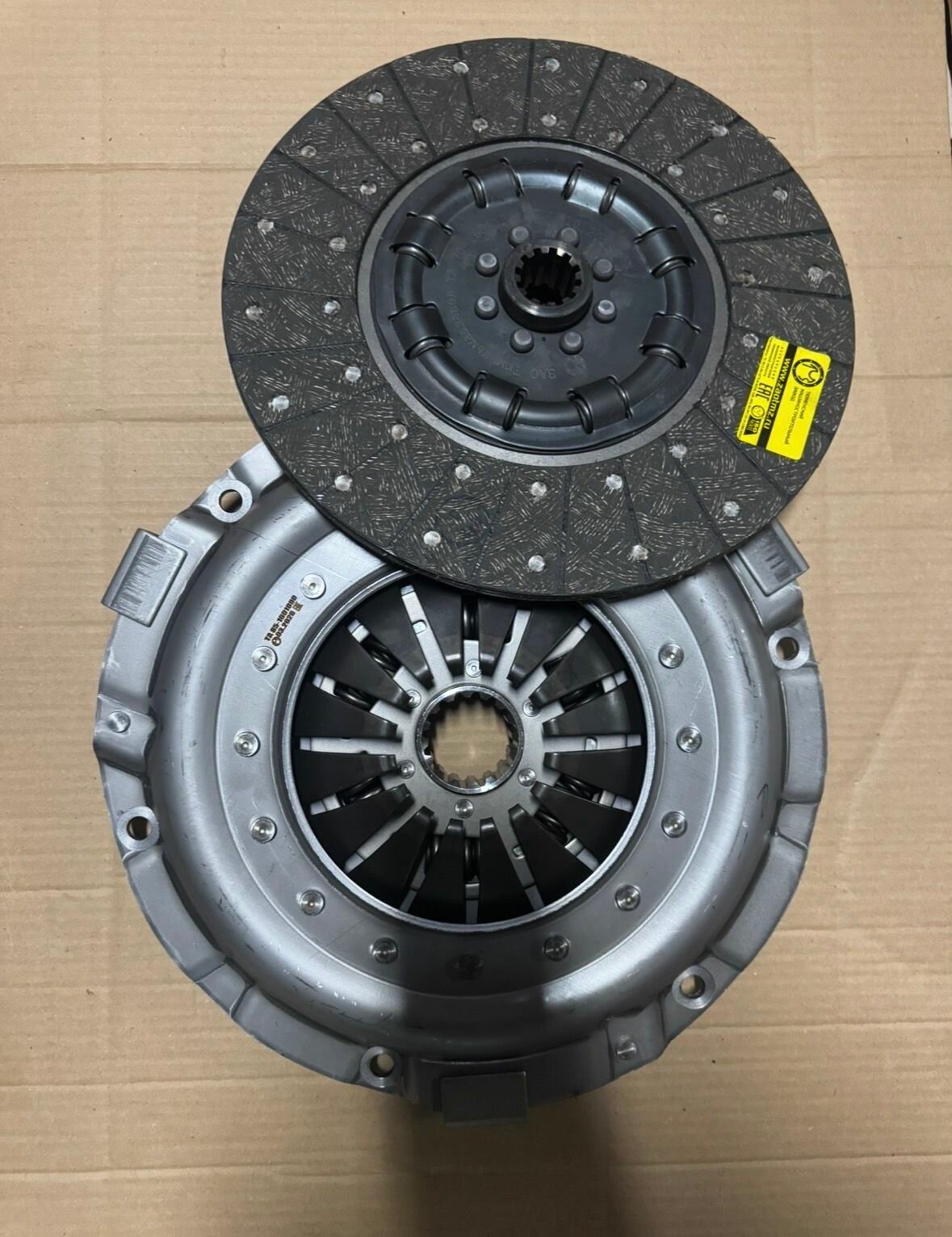 Сцепления лепестковое МТЗ (корзина + диск усиленный углеродной нитью с закрытой пружиной )