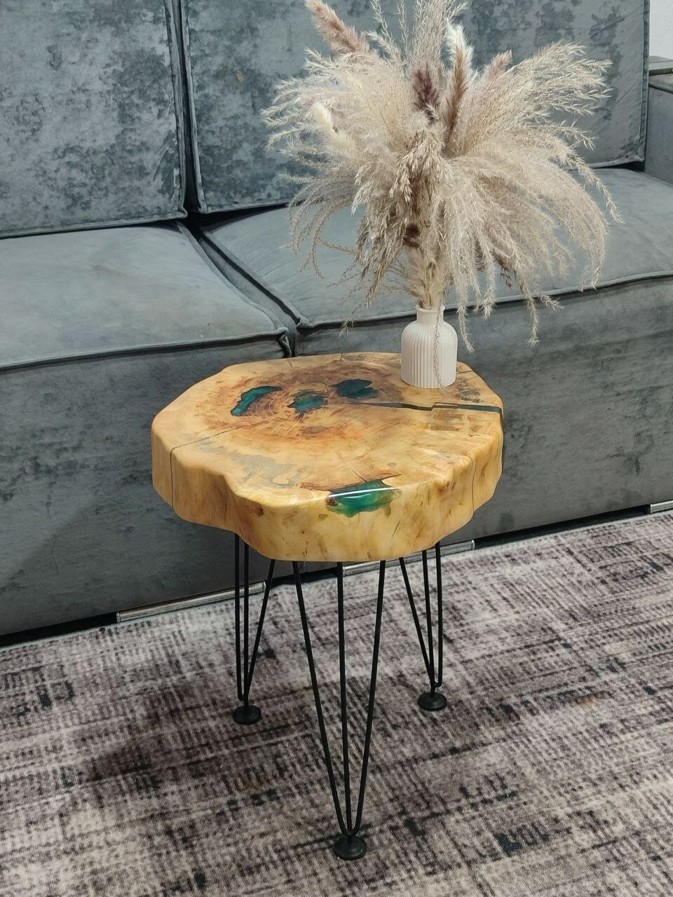 Журнальный стол из массива карагача и эпоксидной смолы 44*40*52 ART-SLEB