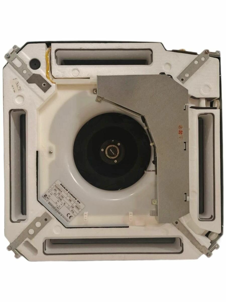 Кондиционер кассетный DAIKIN FXZQ40M8V1B потолочный (без декор. панели)