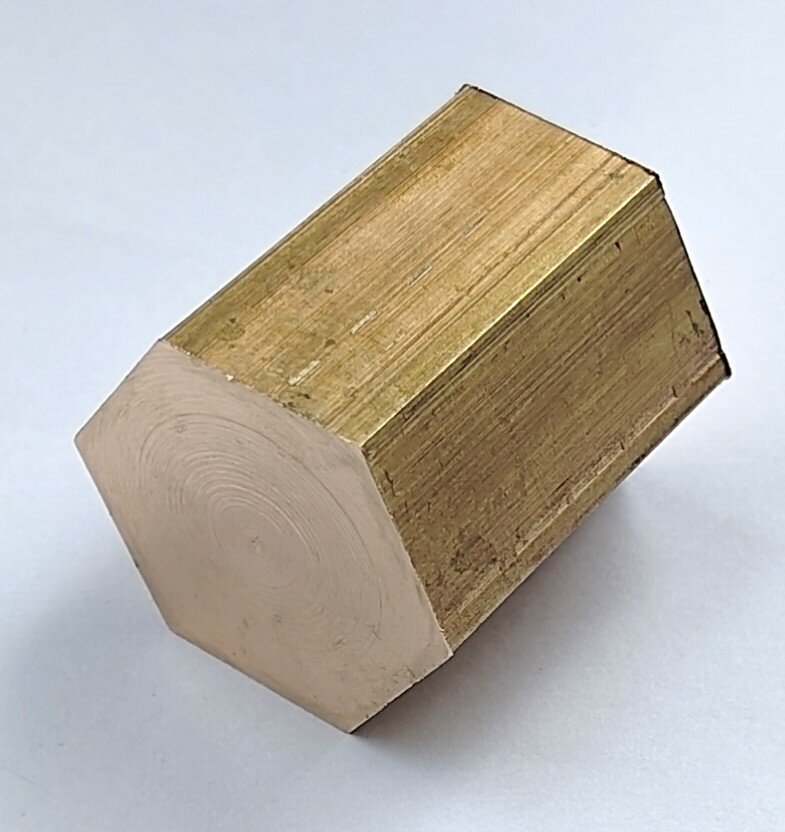 Шестигранник латунный ЛС-59-1 ф27мм L=30мм