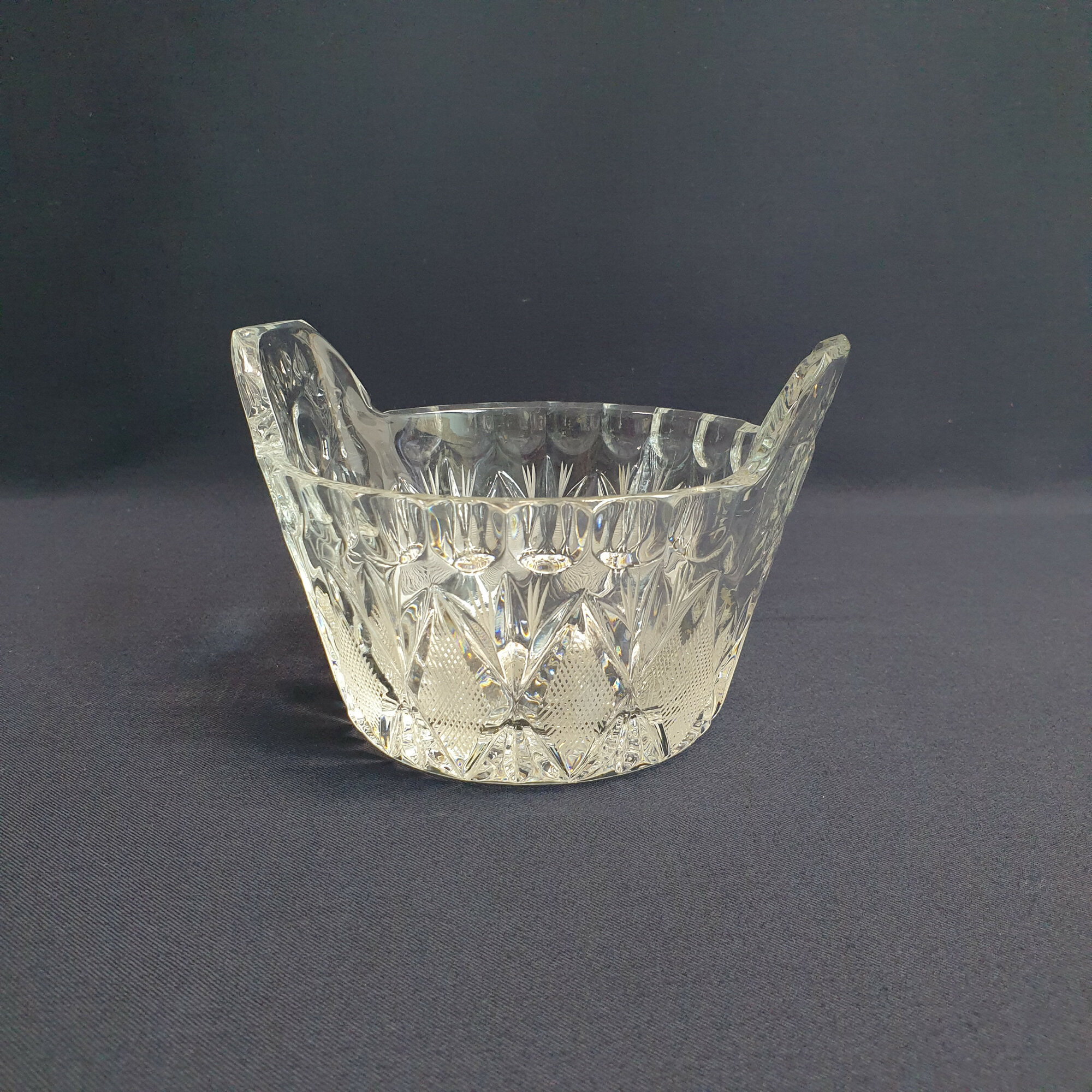 Салатник, хрусталь диаметр 13 см, скол, винтаж СССР