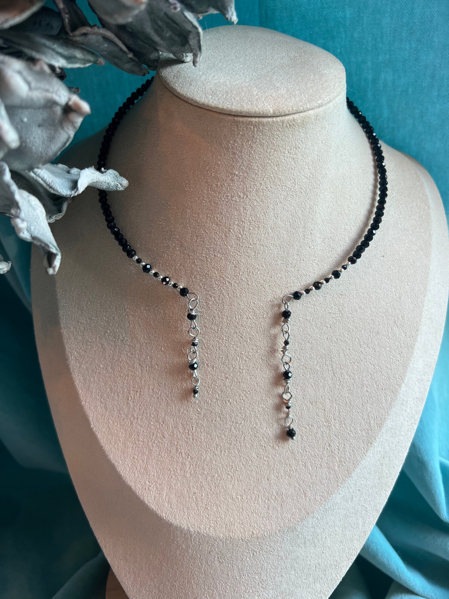 Колье, гематит