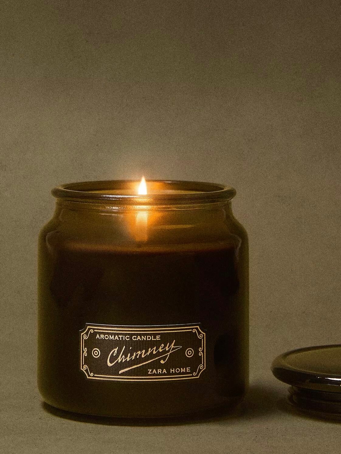Zara Home CHIMNEY Ароматическая свеча 400 грамм
