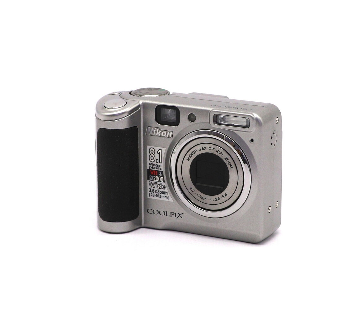 Фотоаппарат Nikon Coolpix P50 в упаковке