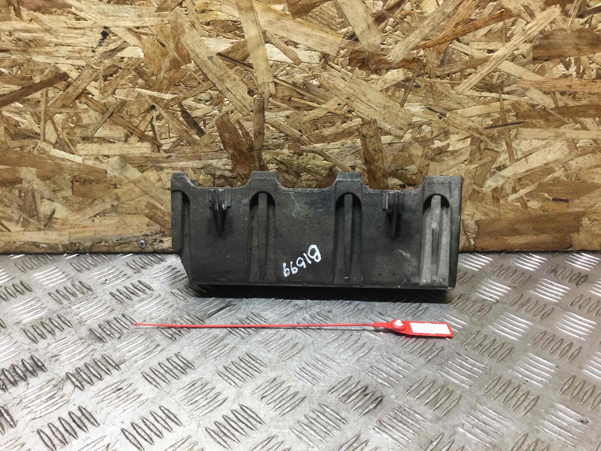 Б/У Кронштейн впускного коллектора Renault Megane 2 поколение [рестайлинг] (2006-2009) 2007 г.