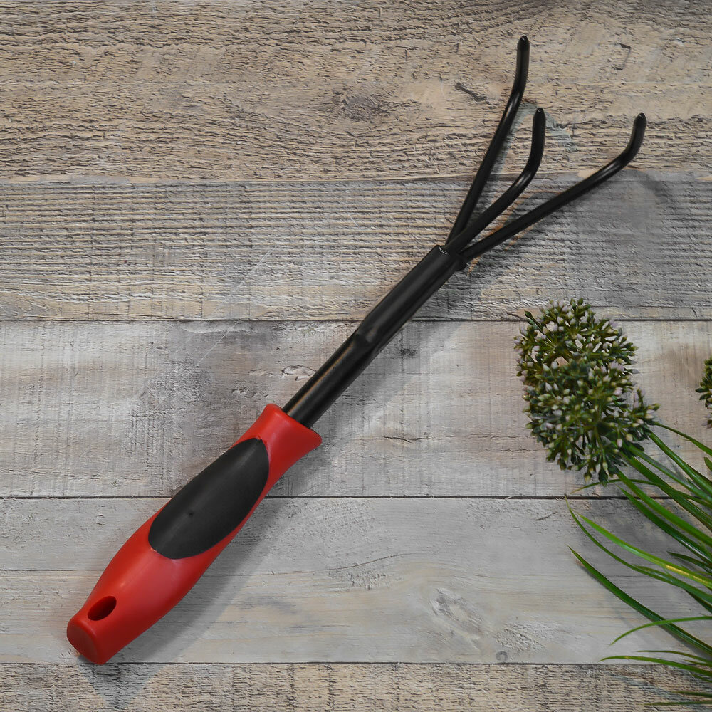 Рыхлитель садовый 3-зубый, металл, 29x7x6см, эргономичная рукоятка, для аэрации почвы